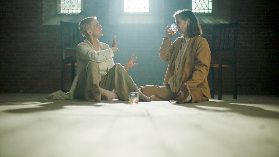 'Old But Gold' Powers Whiskey Advert: Sandy Cuthbert and Jane Mooney
